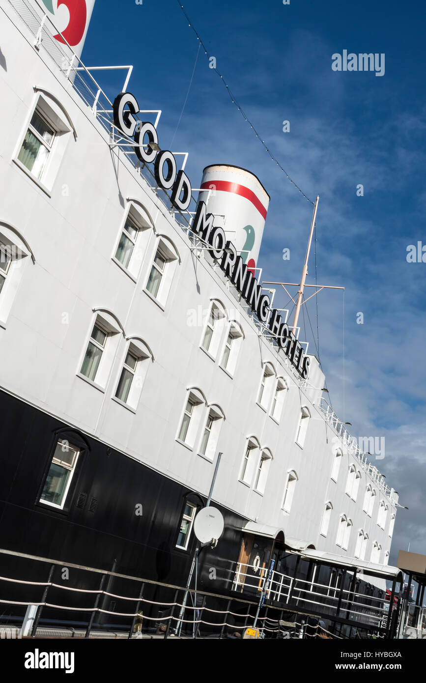 Hotel in the shape of a boat hi-res stock photography and images - Alamy