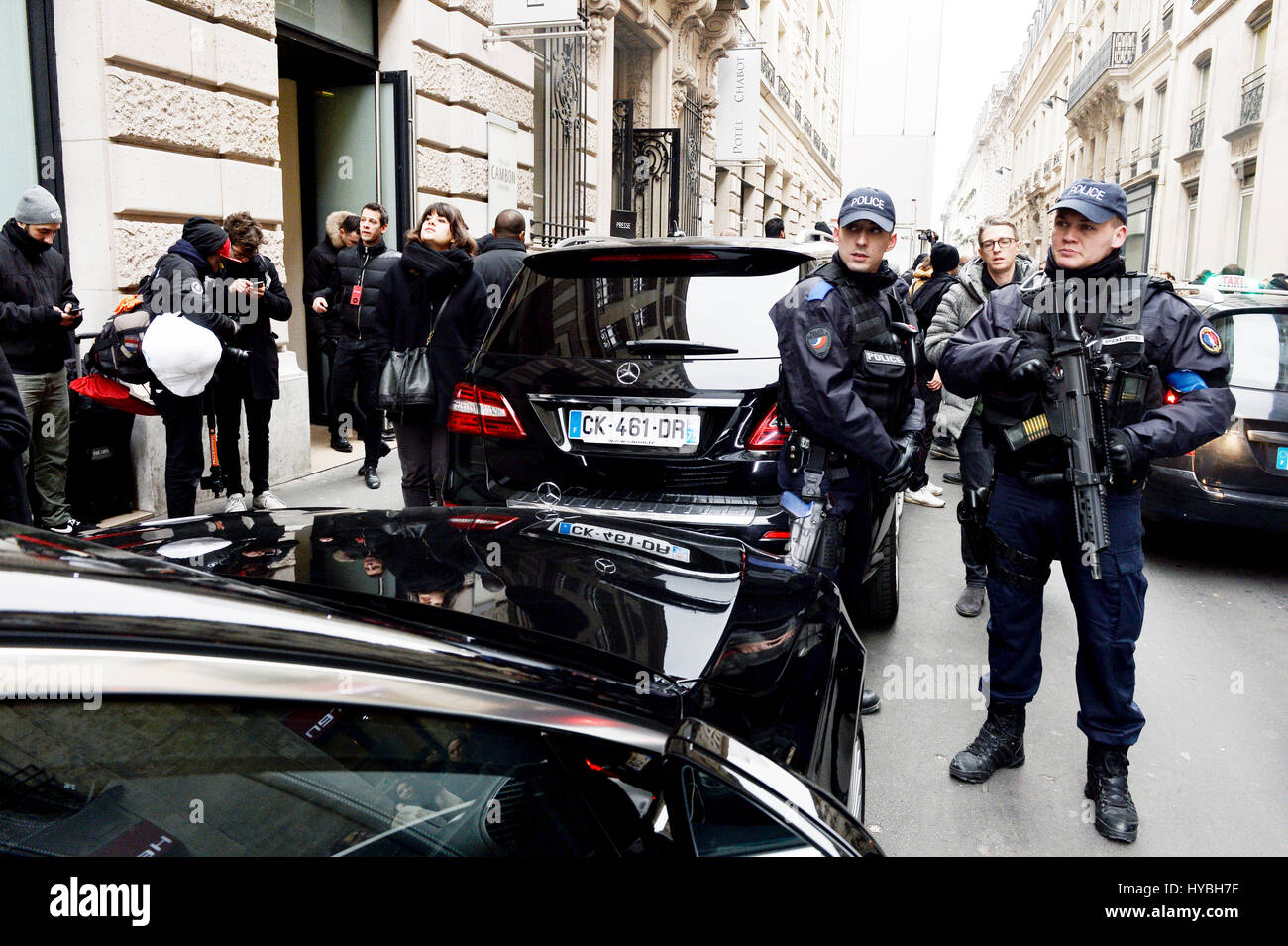 French Police Uniform Stock Photos & French Police Uniform Stock Images ...