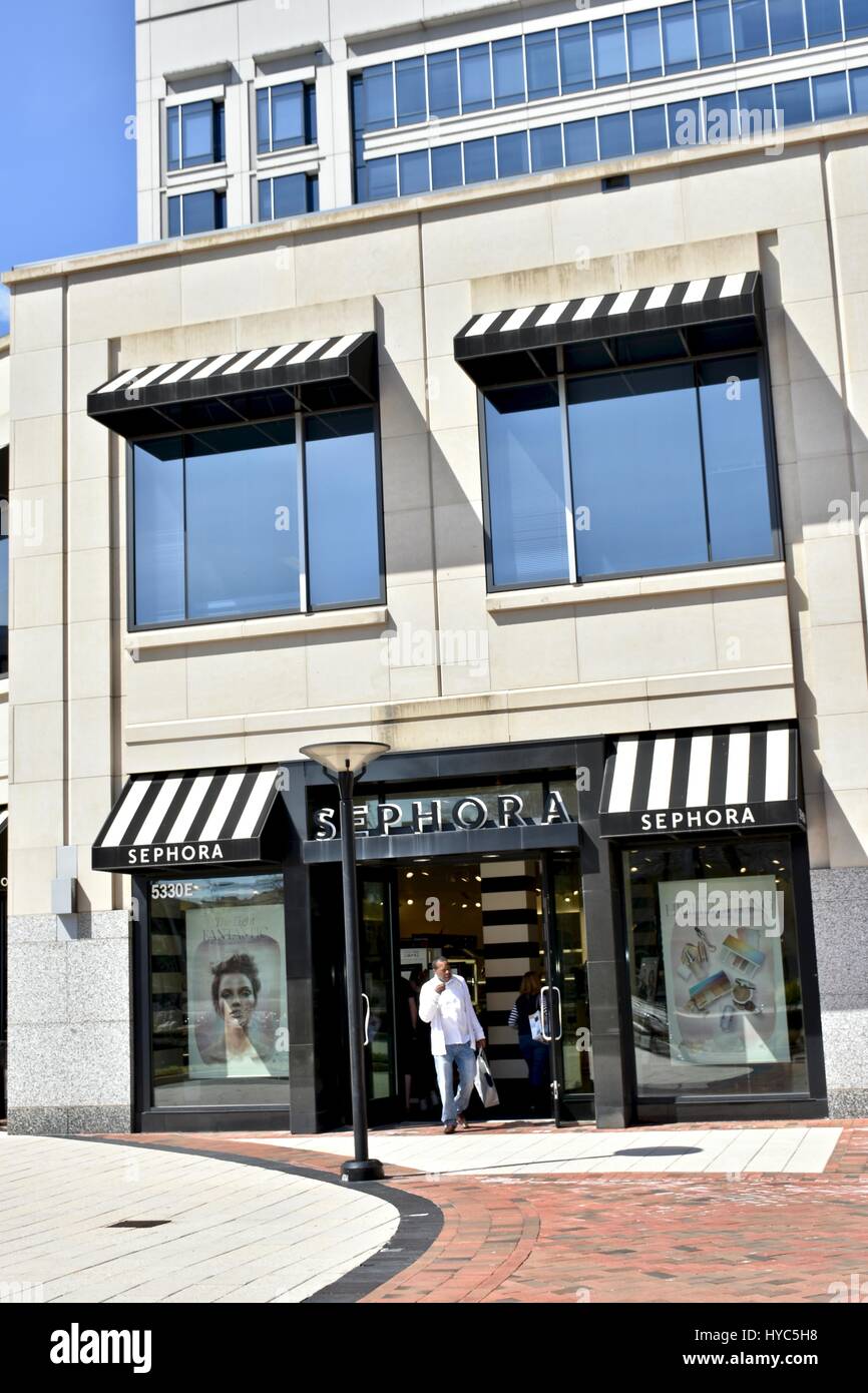 Sephora store front hi-res stock photography and images - Alamy