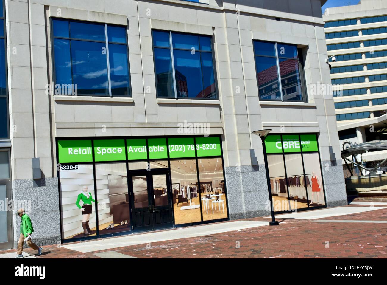 Empty retail space hi-res stock photography and images - Alamy