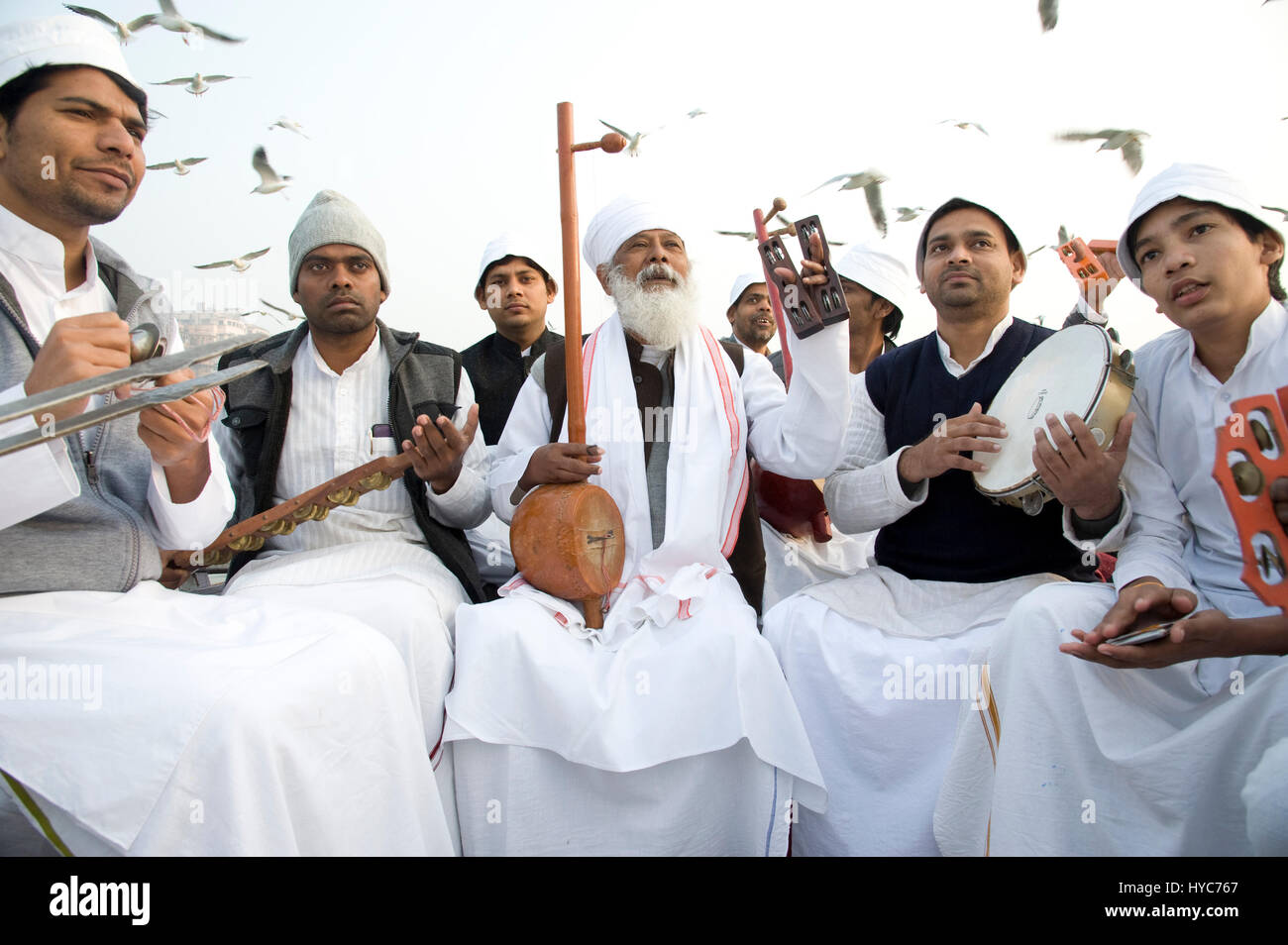 sant vivek das ji singing, varanasi, uttar pradesh, Asia, India Stock ...