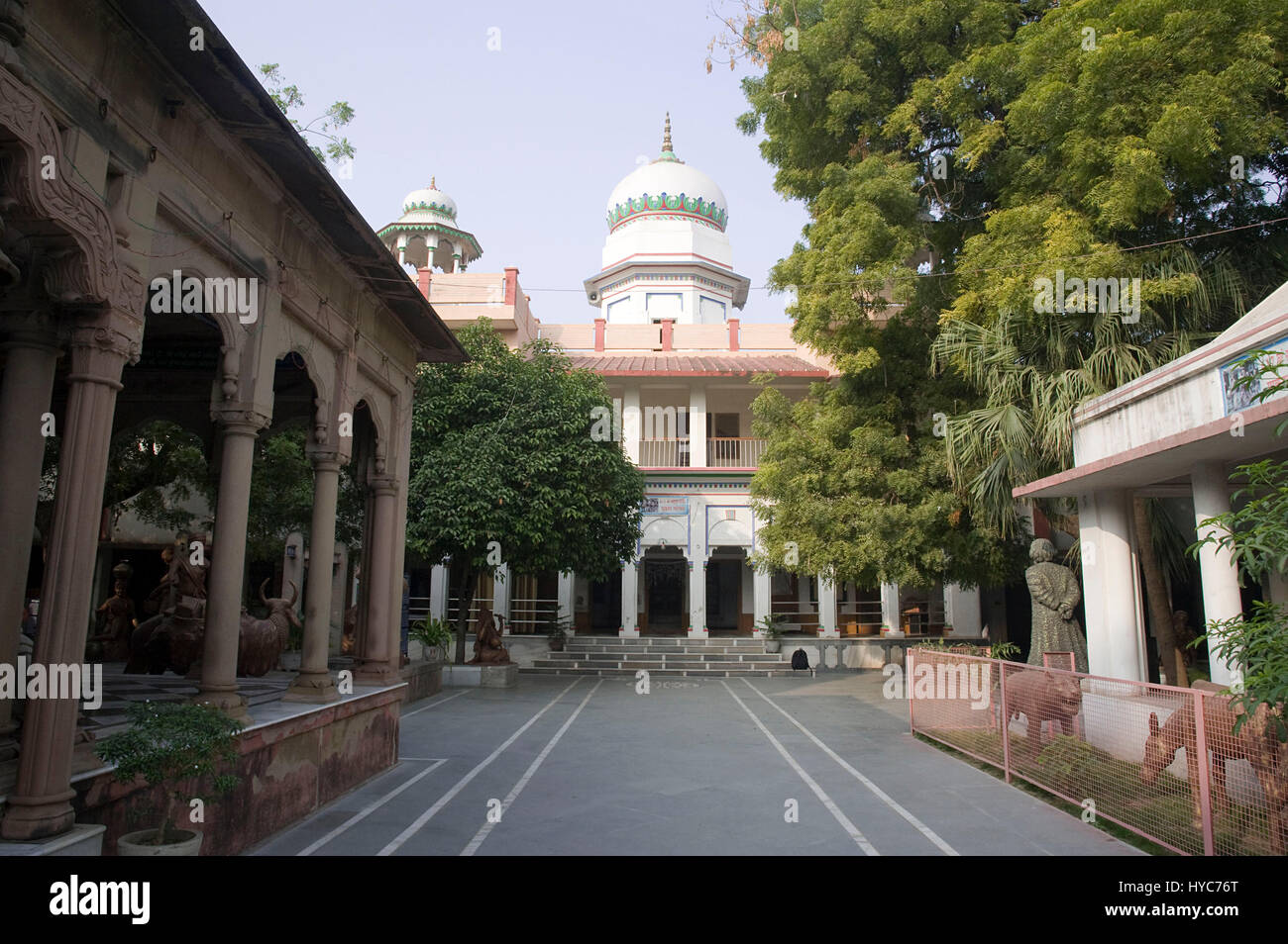 Bijak temple hi-res stock photography and images - Alamy