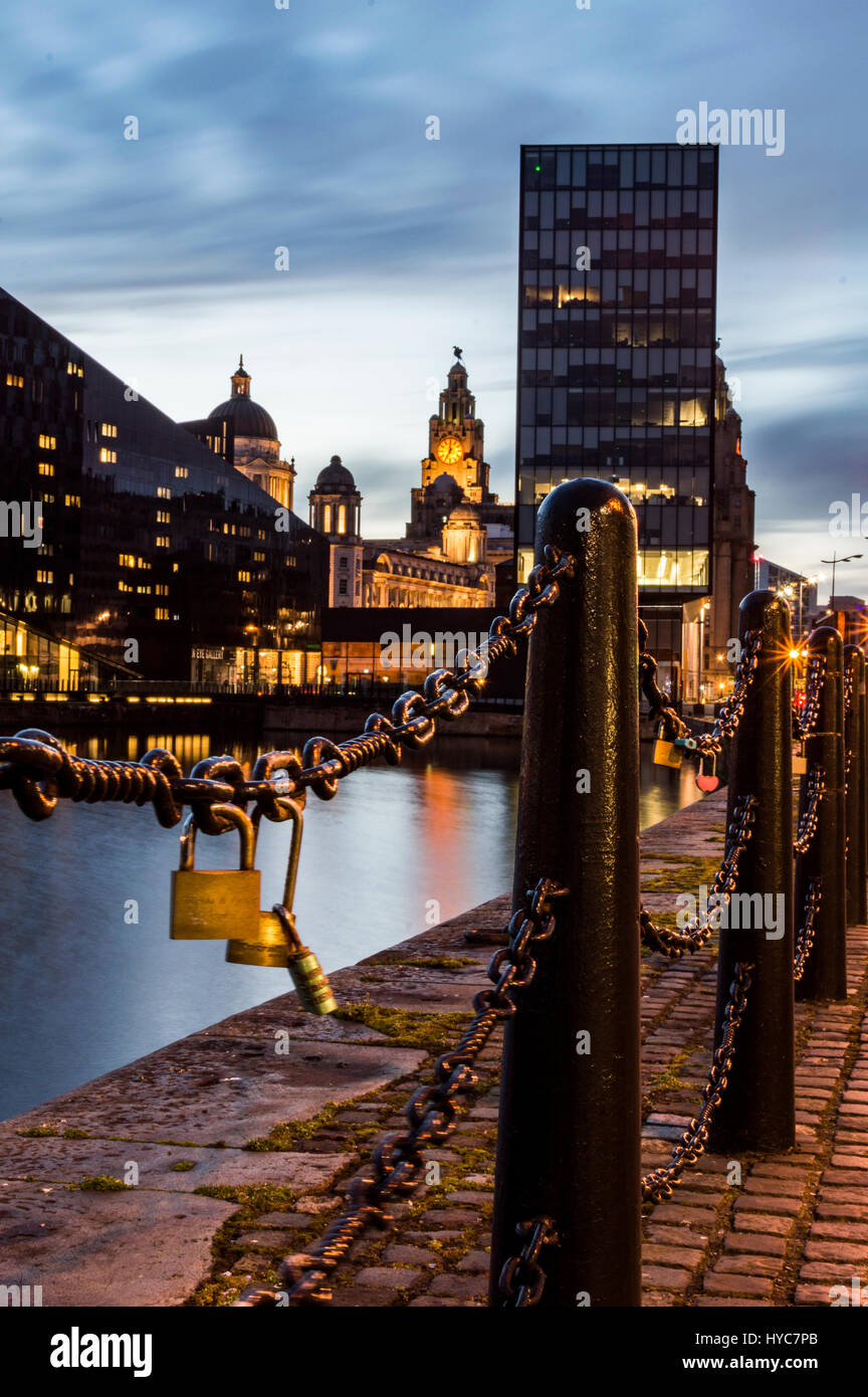 Liverpool dock building padlock hi-res stock photography and images - Alamy