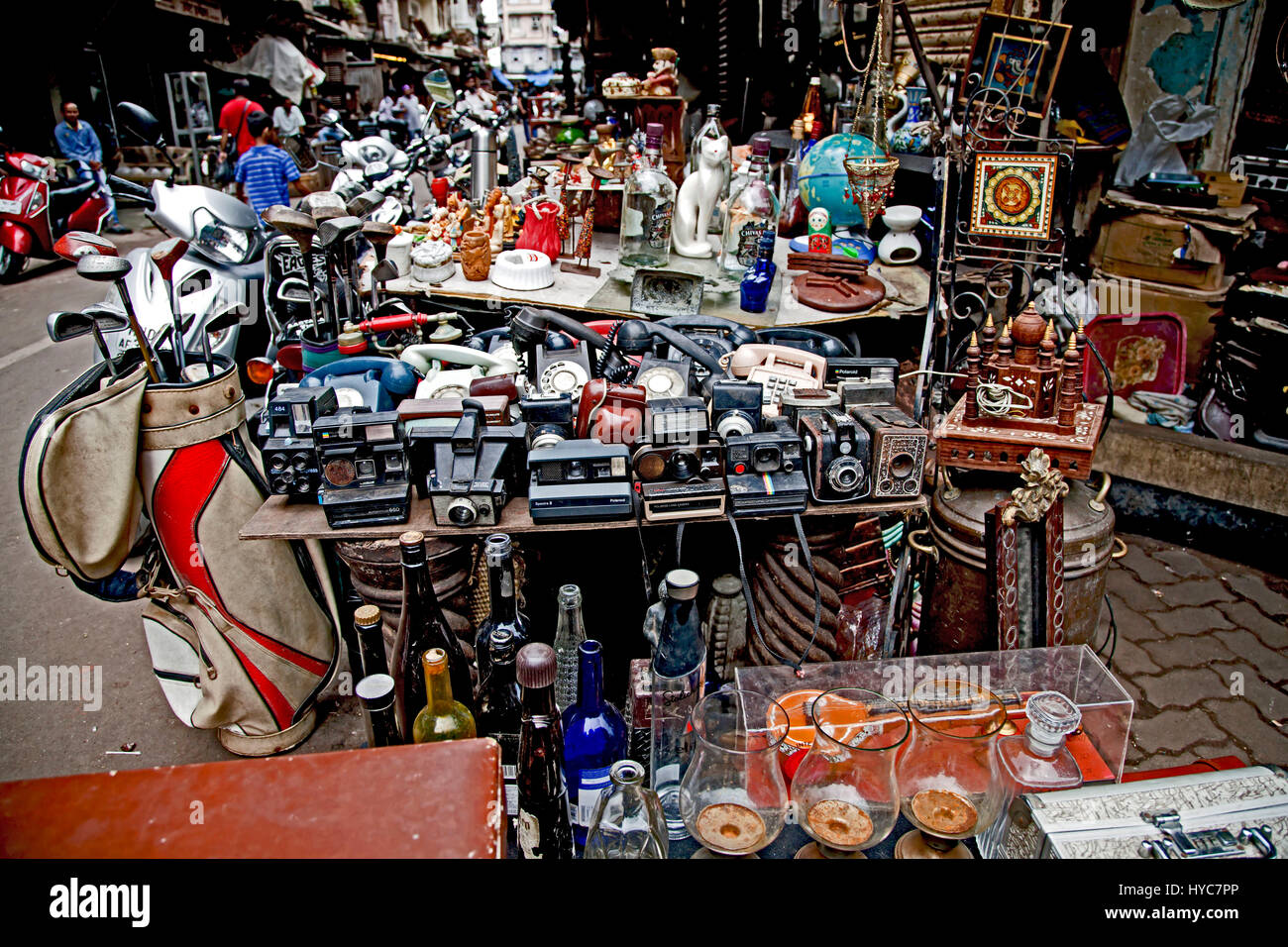 chor bazaar, mumbai, maharashtra, Asia, India Stock Photo: 137337838 ...