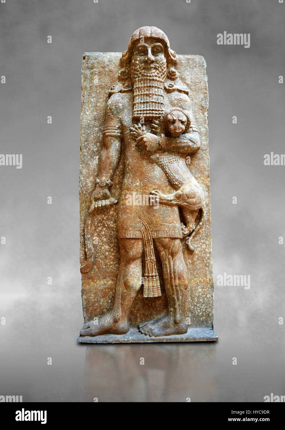 Louvre museum courtyard sculptures hi-res stock photography and images ...