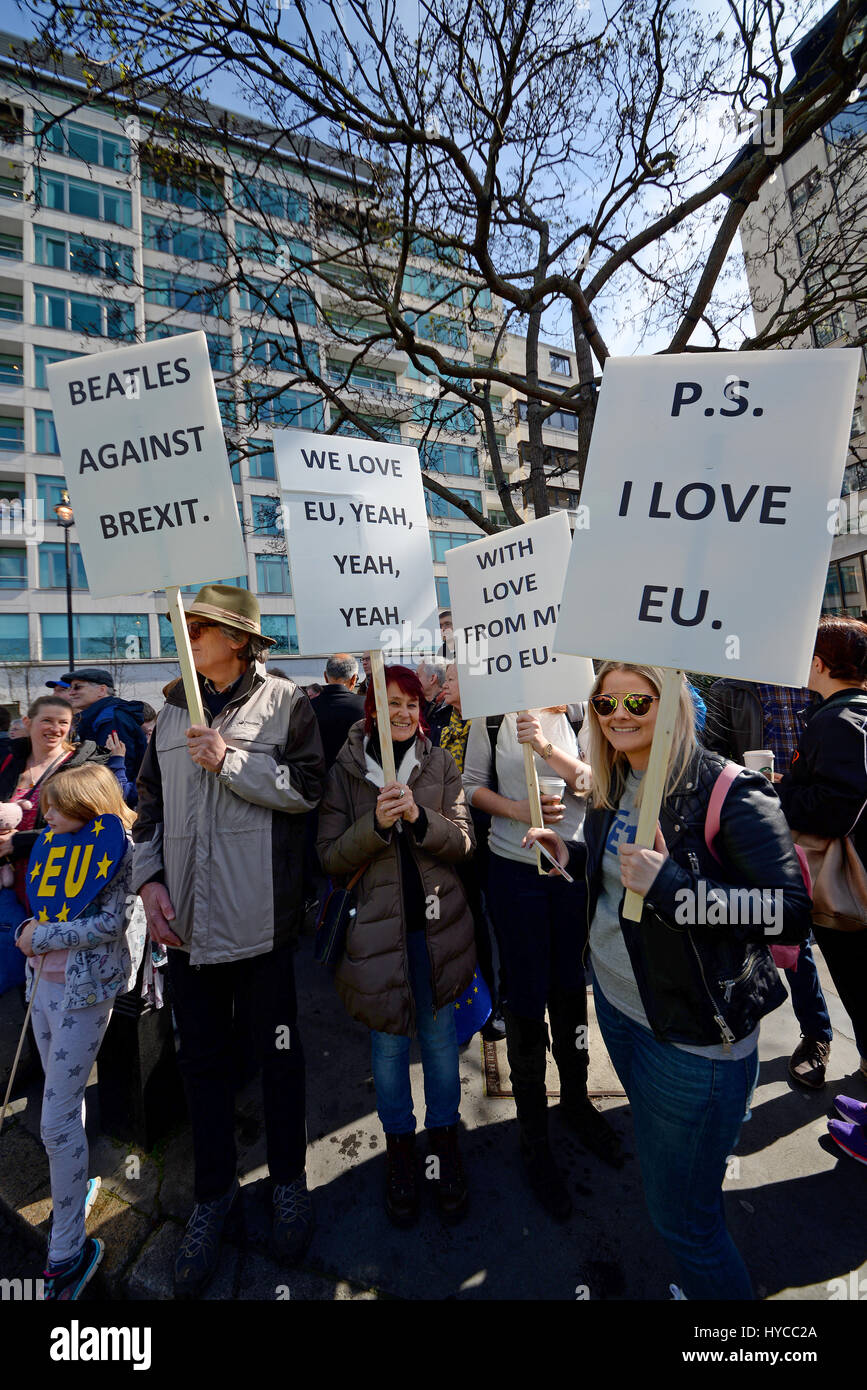 Beatles against brexit hi-res stock photography and images - Alamy