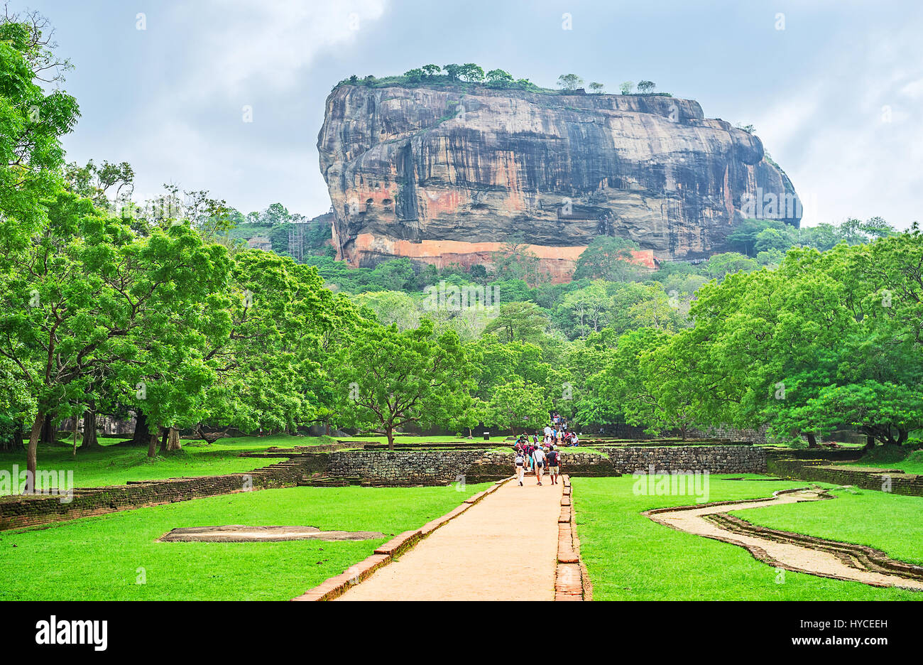 Sigiriya mount hi-res stock photography and images - Alamy