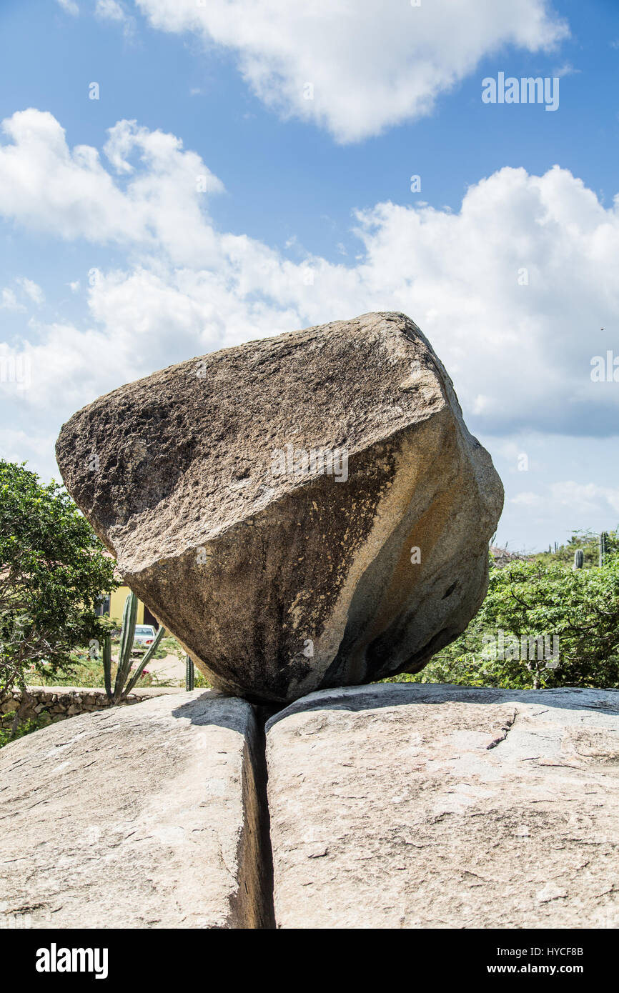 Cleft rock formation hi-res stock photography and images - Alamy