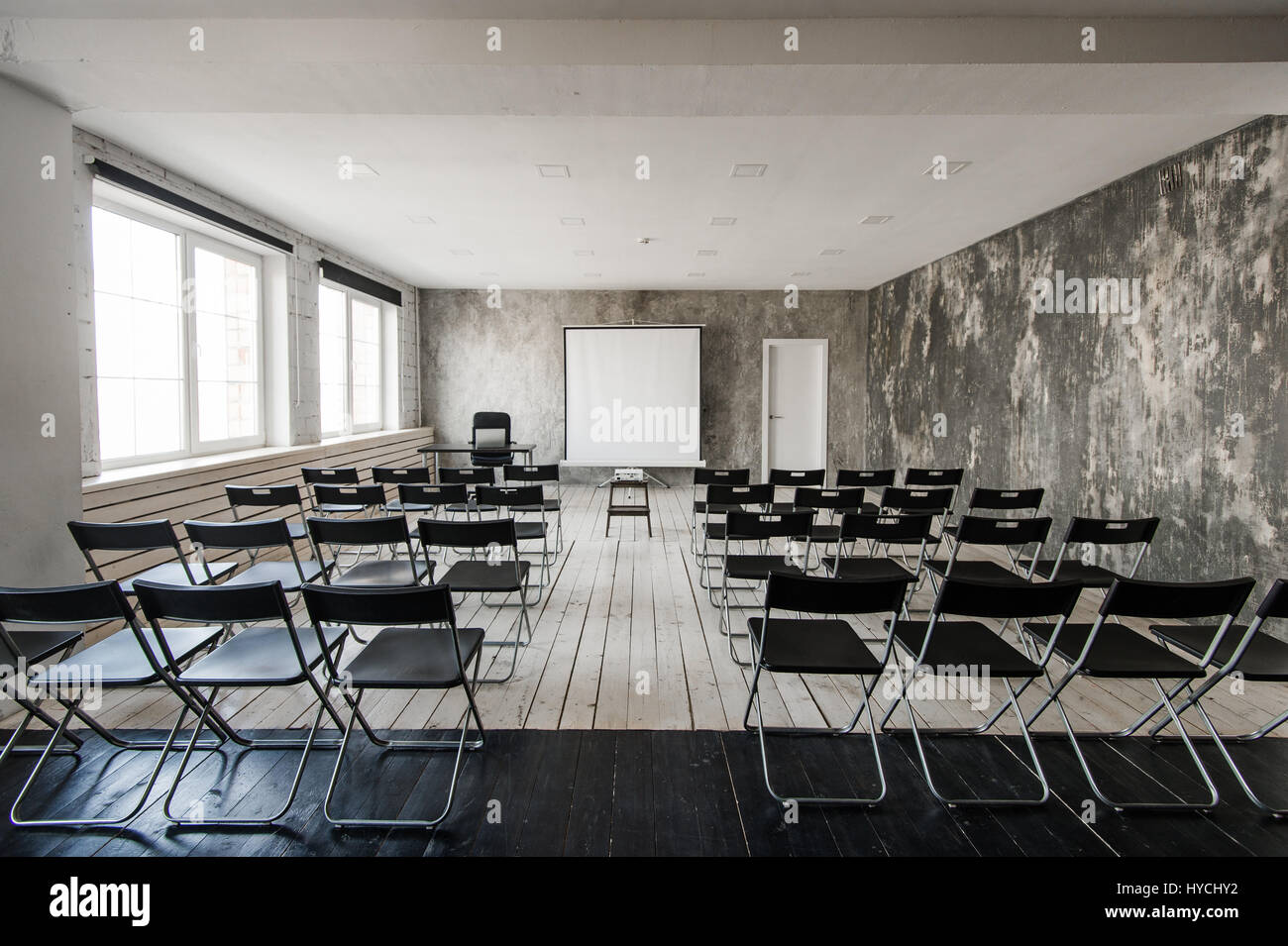 Empty classroom hi-res stock photography and images - Alamy