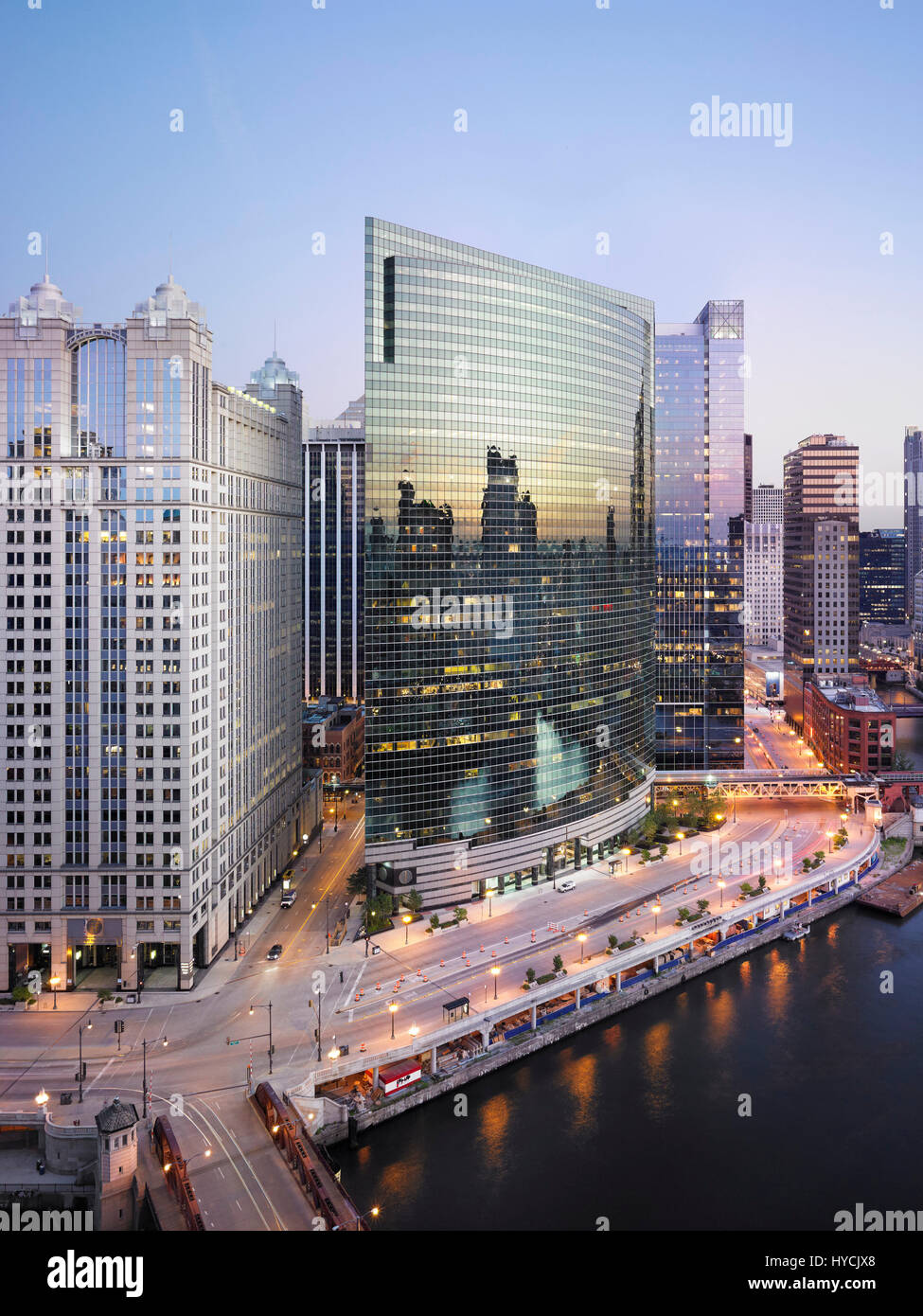 333 wacker drive building hi-res stock photography and images - Alamy