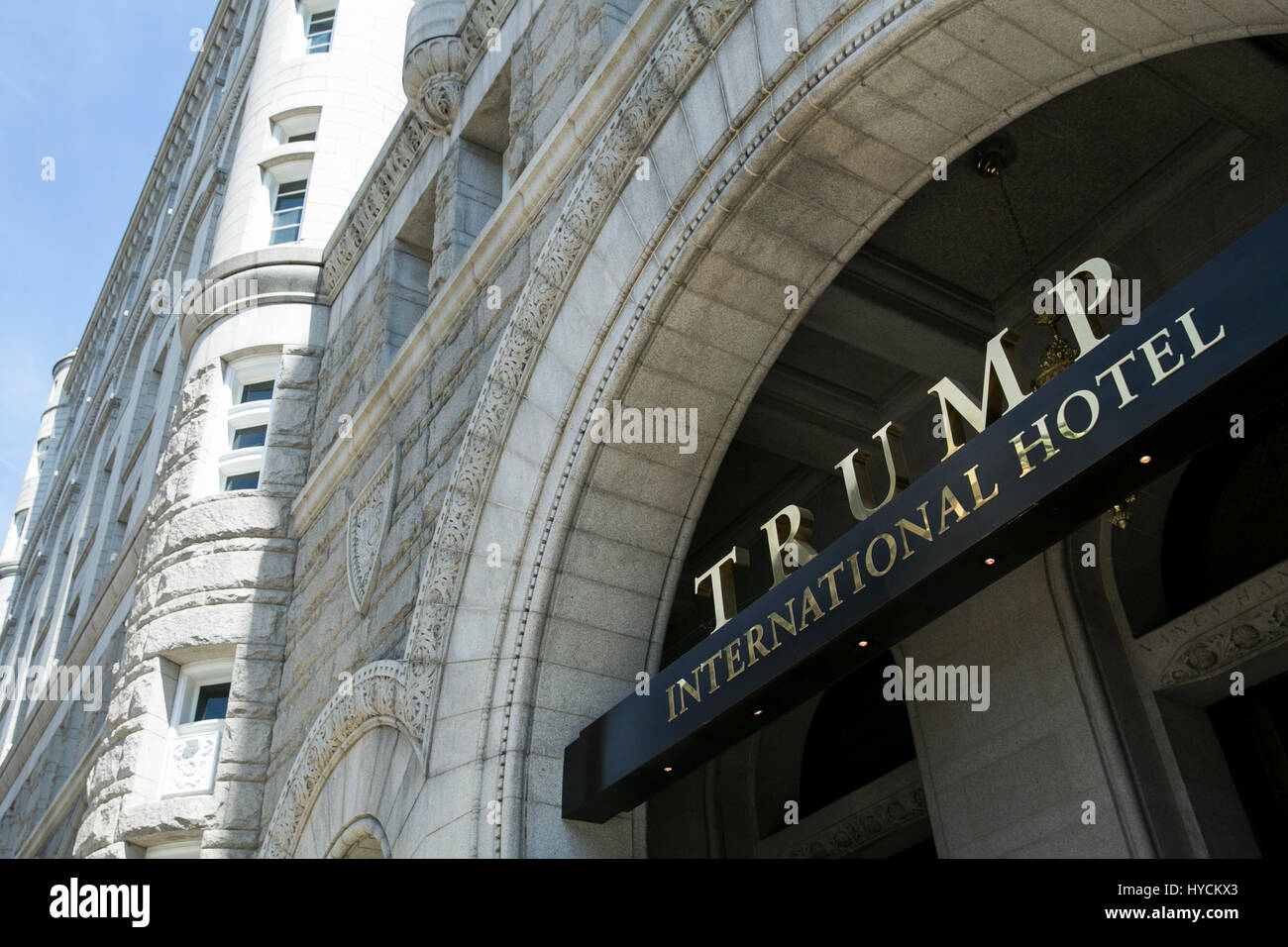 Old building sign hi-res stock photography and images - Alamy