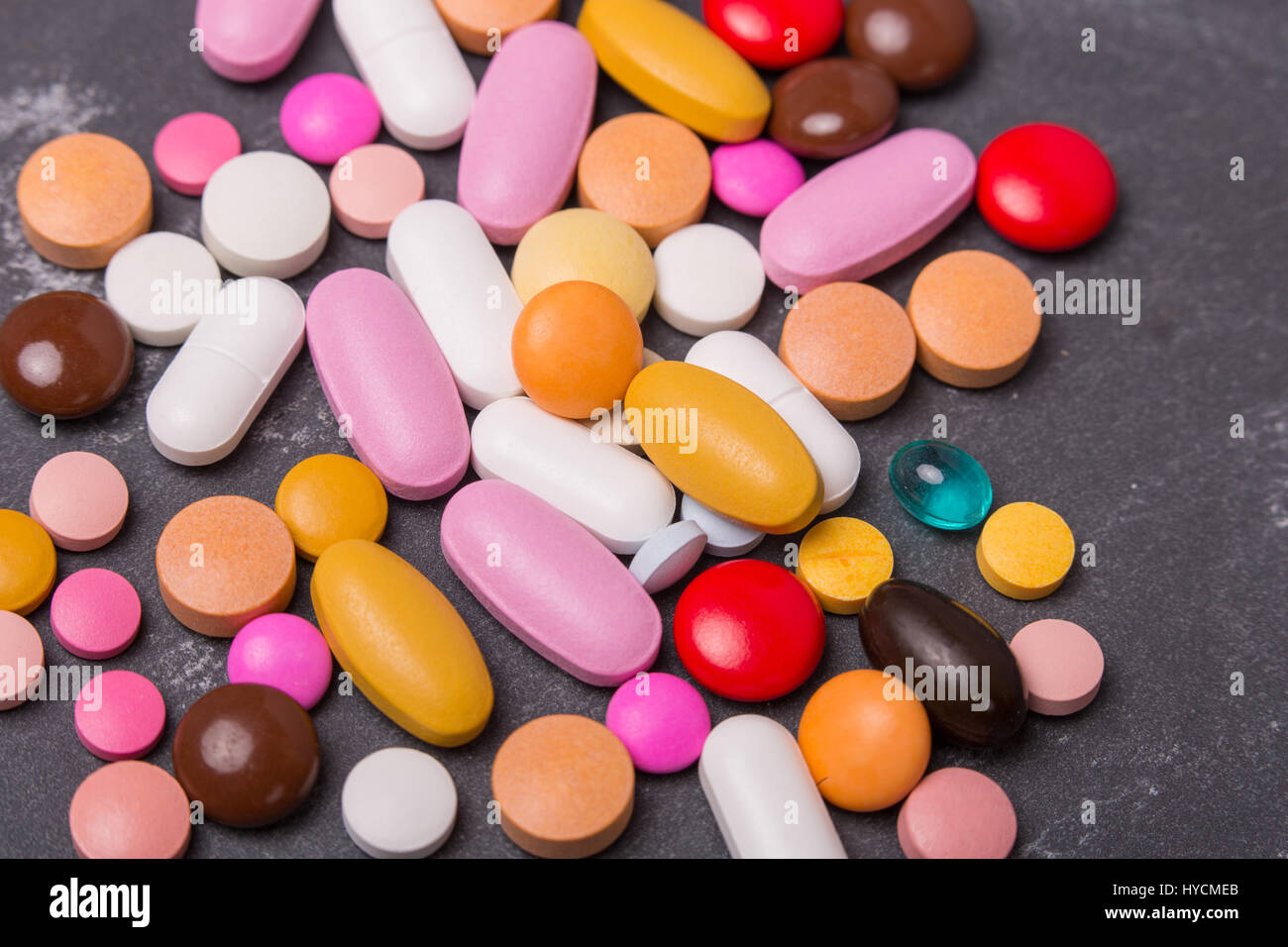different tablets pills capsule heap mix therapy drugs Stock Photo - Alamy