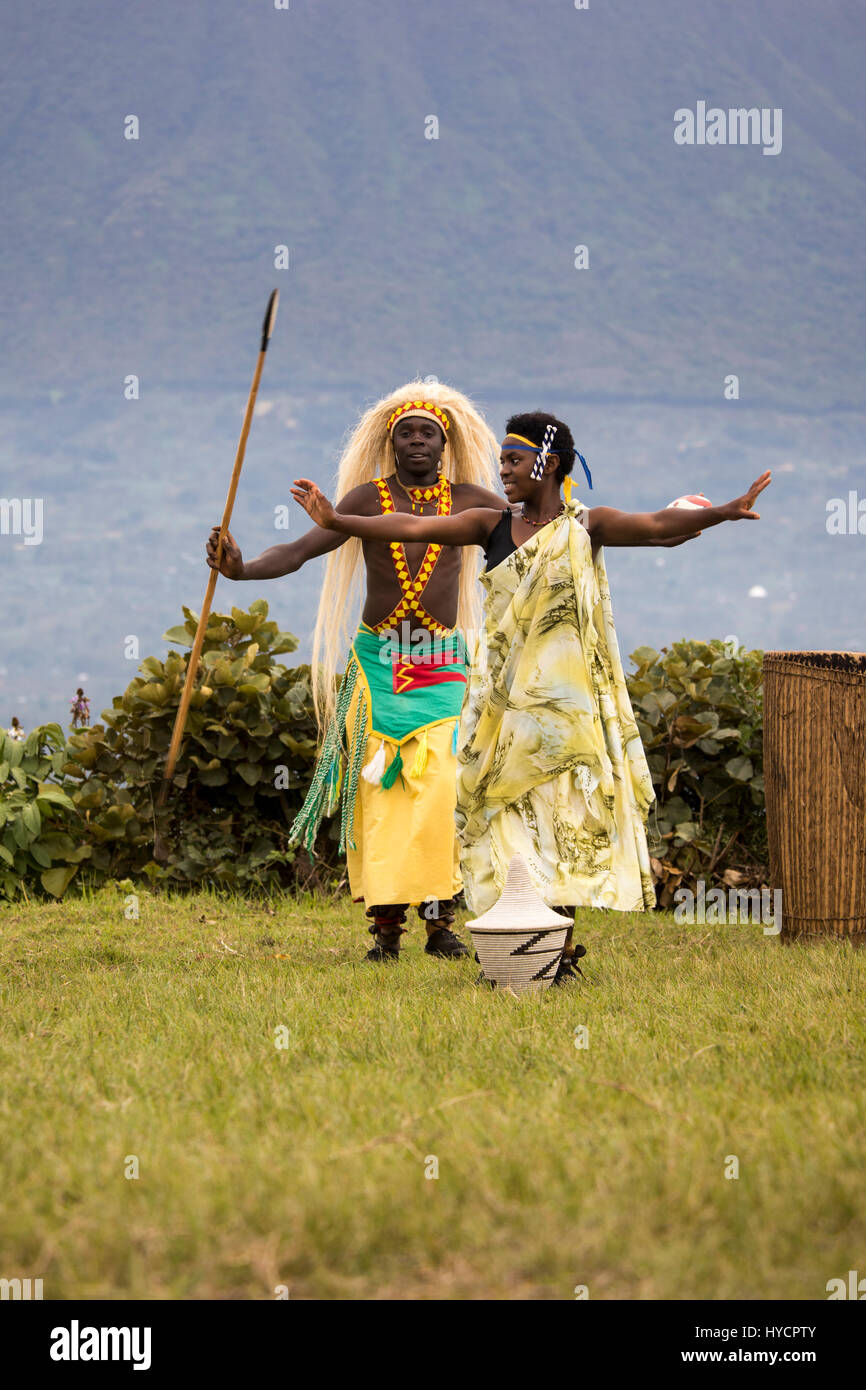 Native african dancers hi-res stock photography and images - Alamy