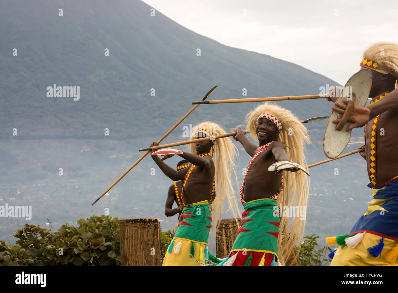 Native african dancers hi-res stock photography and images - Alamy