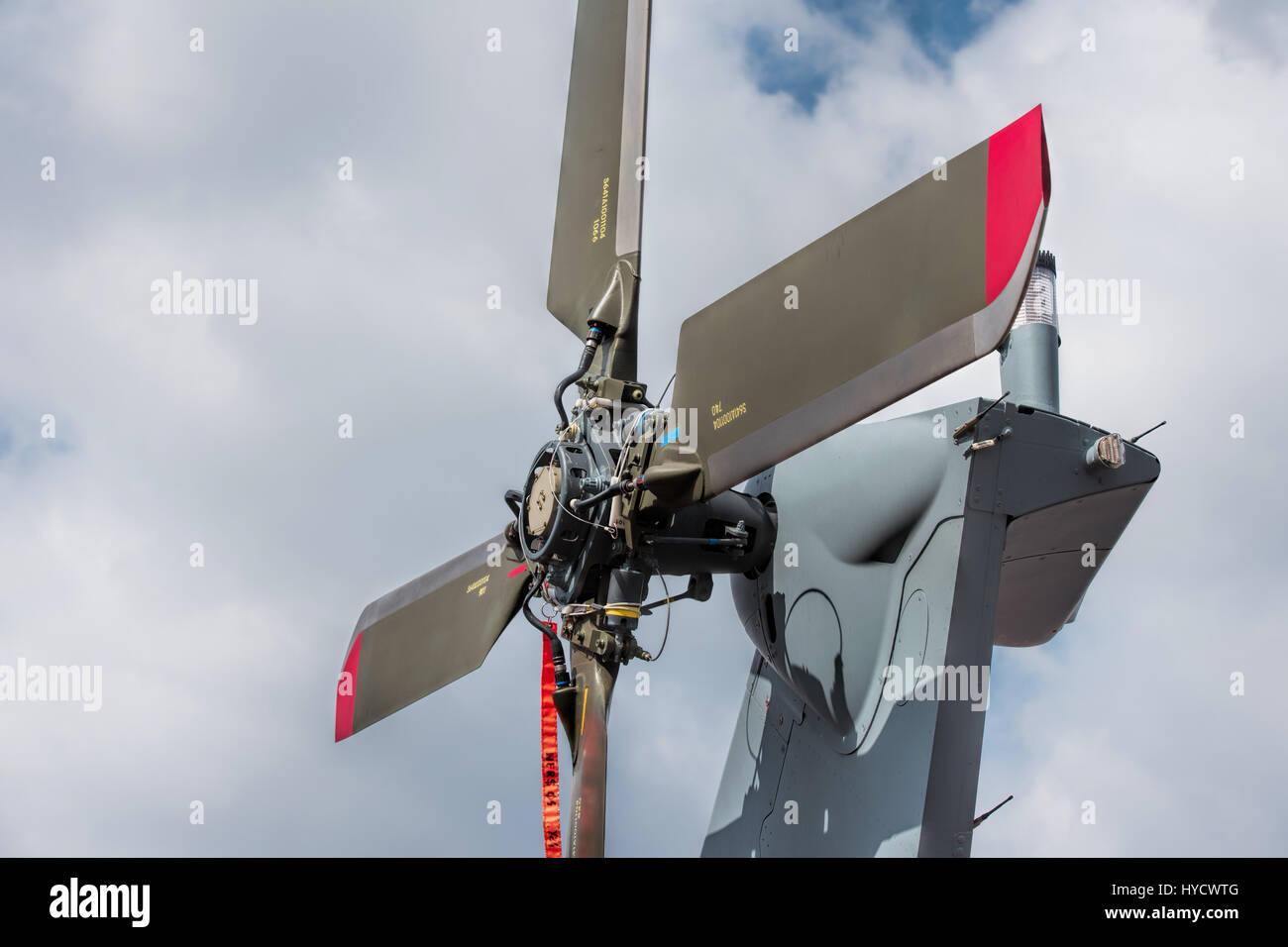 Helicopter blades hi-res stock photography and images - Alamy