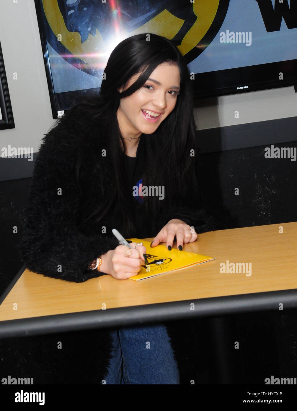 Actress and singer Luna Blaise makes an appearance at Buffalo Wild ...