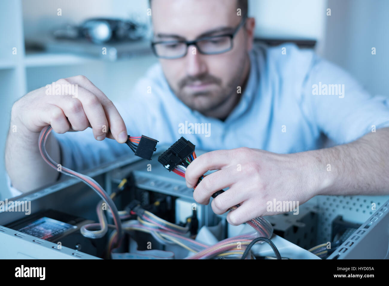 Fixing Computer High Resolution Stock Photography and Images - Alamy