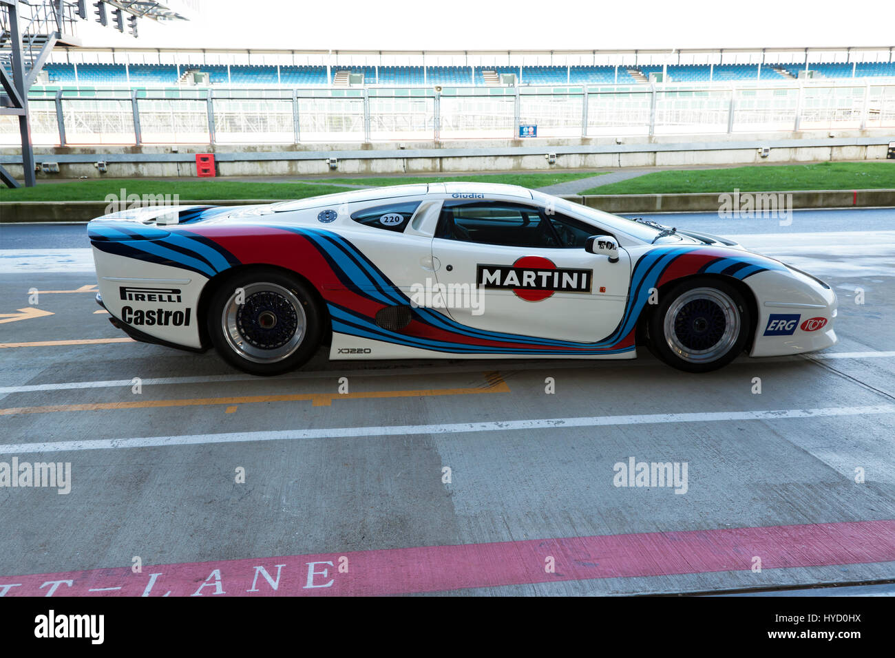 Don law racing prepared xj220s hi-res stock photography and images - Alamy