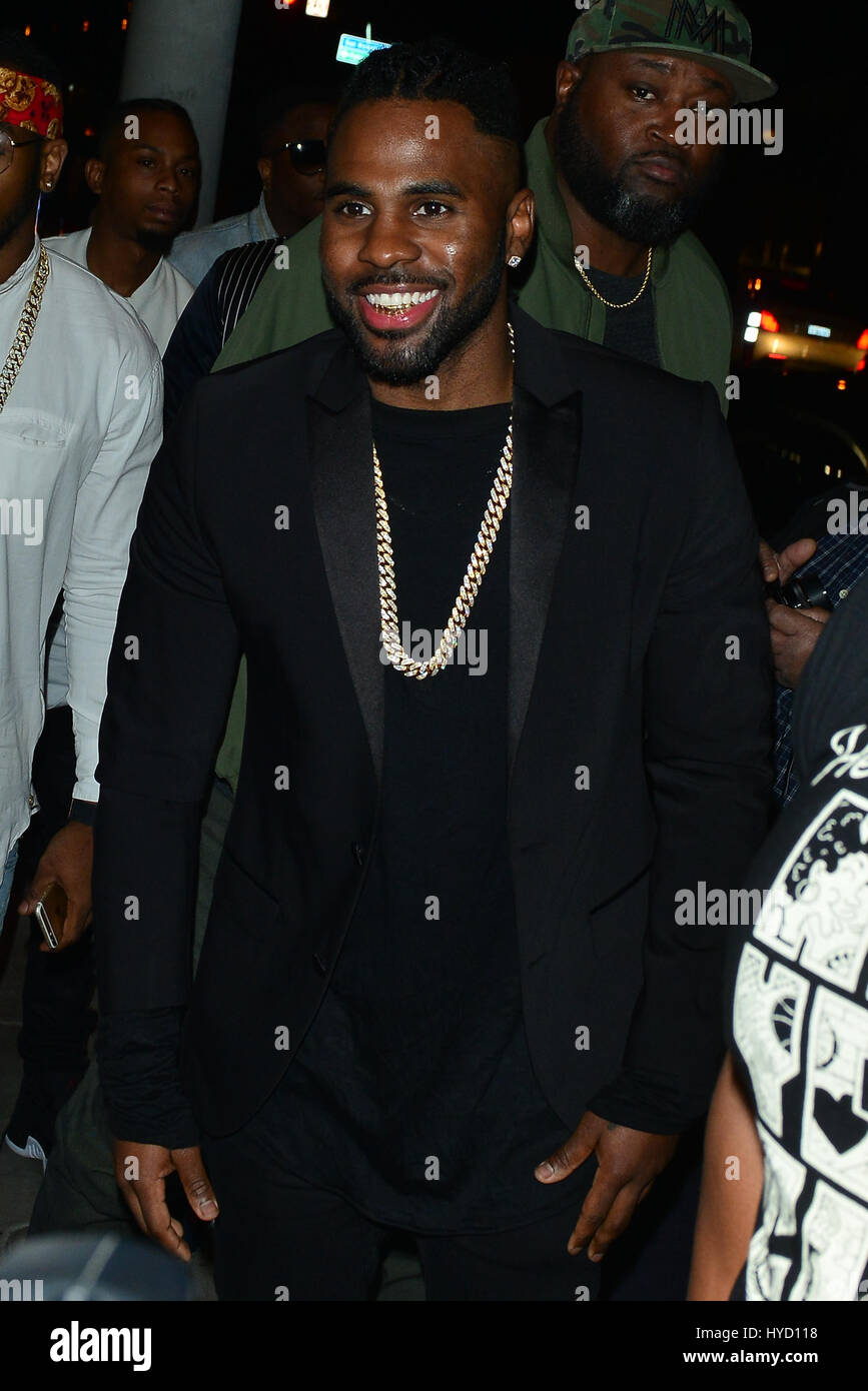 Jason Derulo goes for dinner at Catch restaurant, wearing a bottom gold ...
