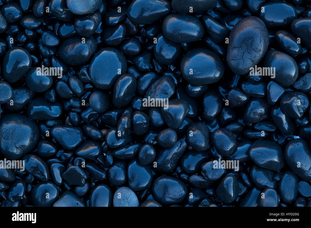 Shiny wet rocks hi-res stock photography and images - Alamy