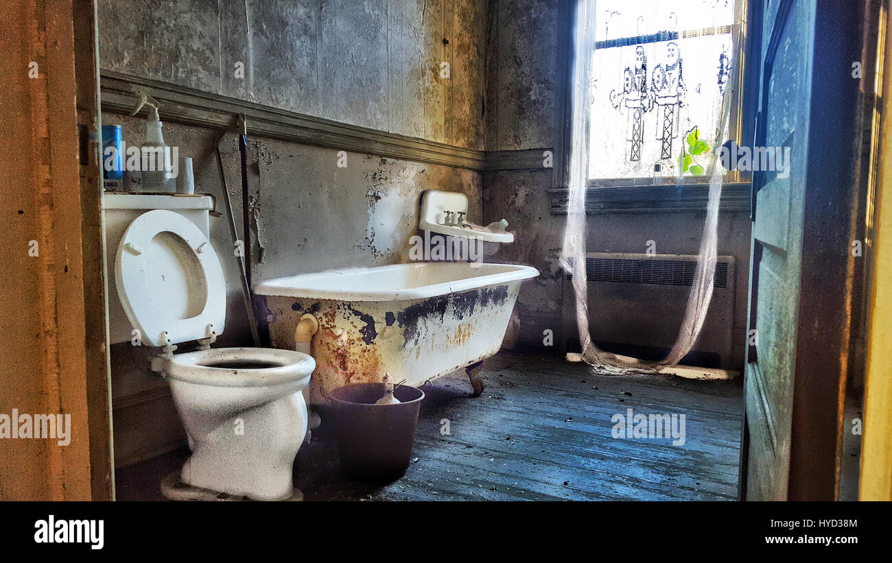 NORTH CAROLINA, USA: LOOK INSIDE a crumbling century old Italian-style ...