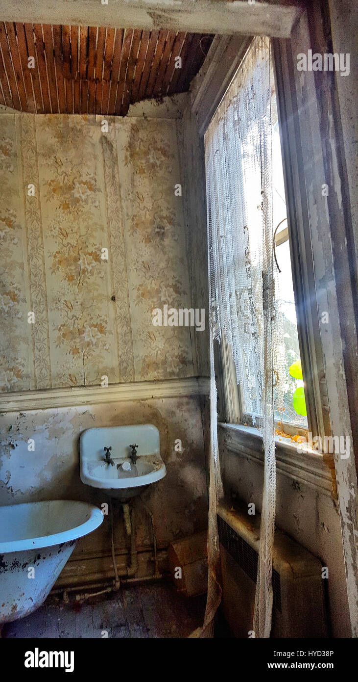 NORTH CAROLINA, USA: LOOK INSIDE a crumbling century old Italian-style ...