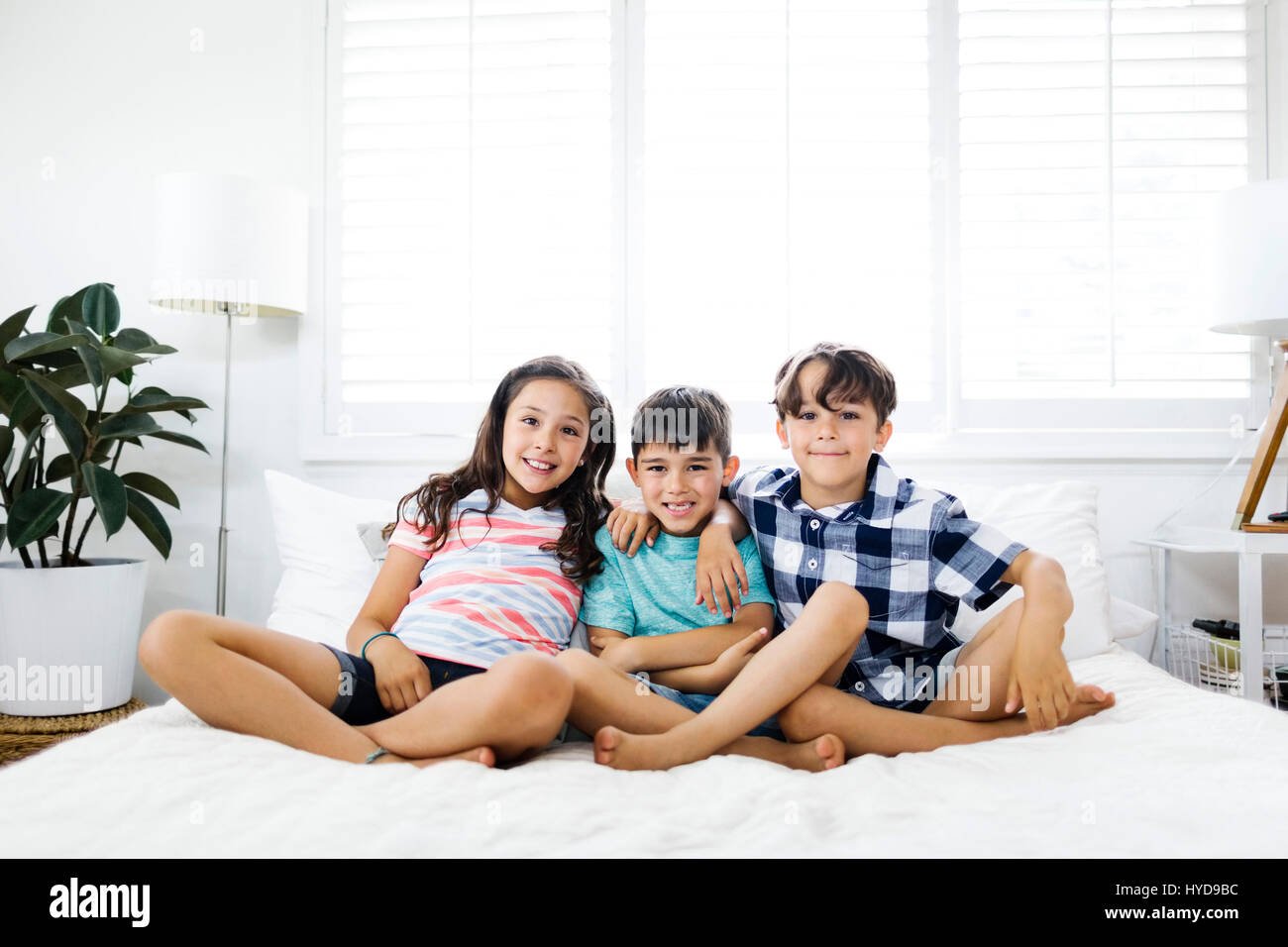 Smiling brothers hi-res stock photography and images - Alamy