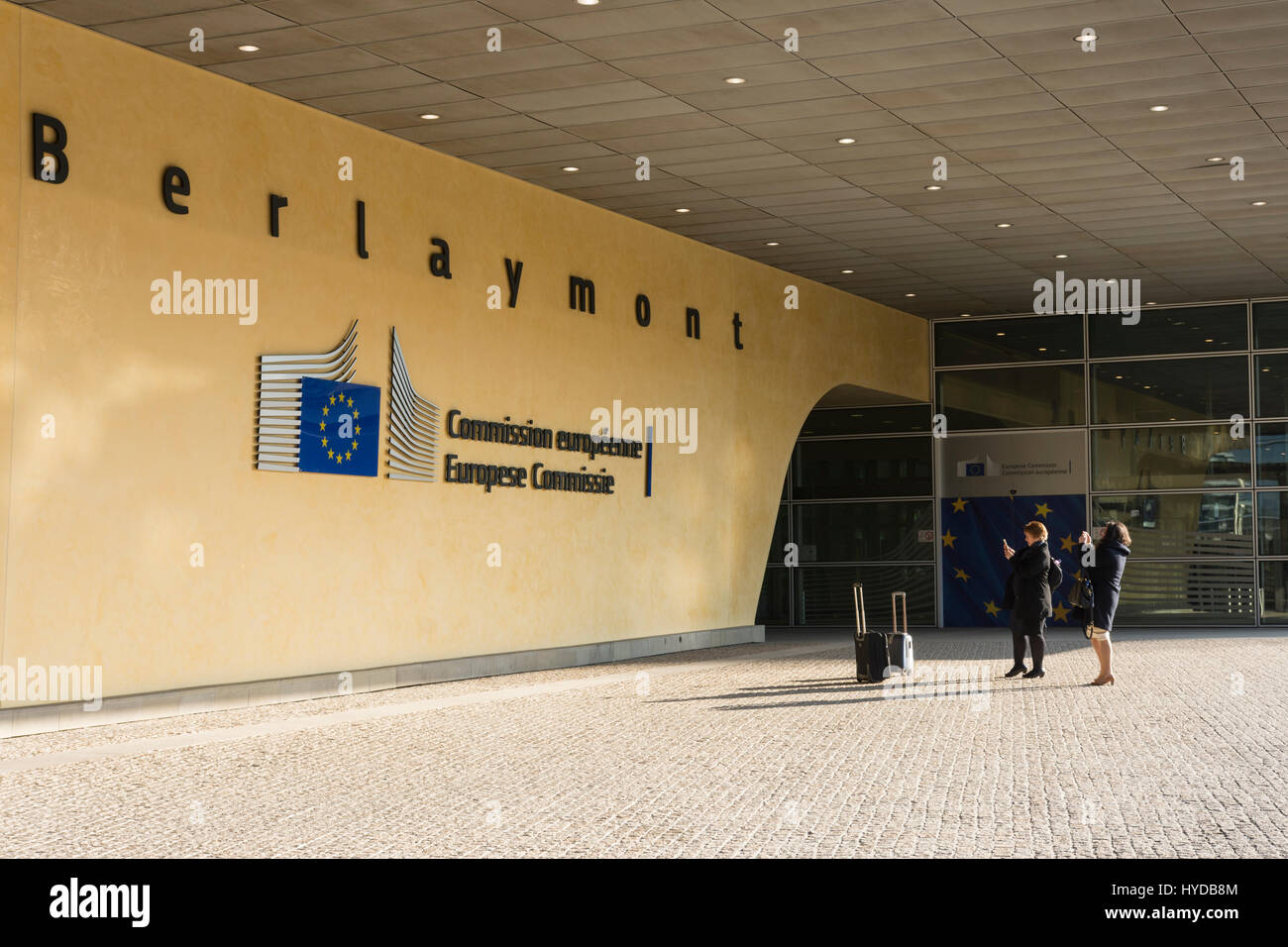 Building symbol hi-res stock photography and images - Alamy