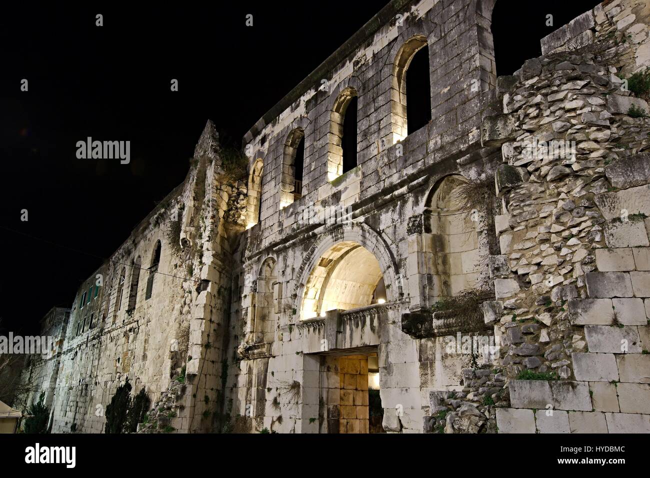 Historic split hi-res stock photography and images - Alamy
