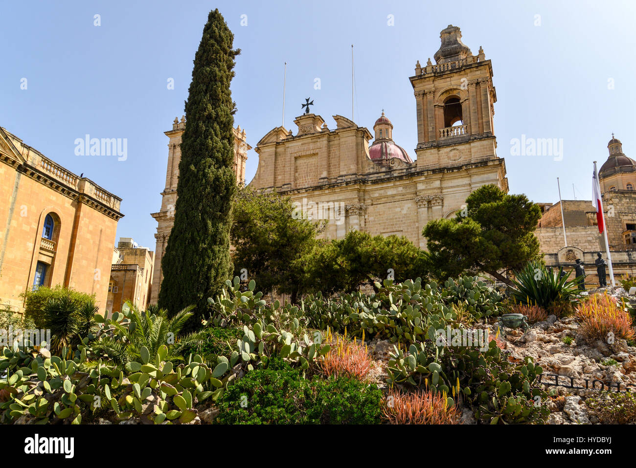 Malta vittoriosa freedom monument hi-res stock photography and images ...