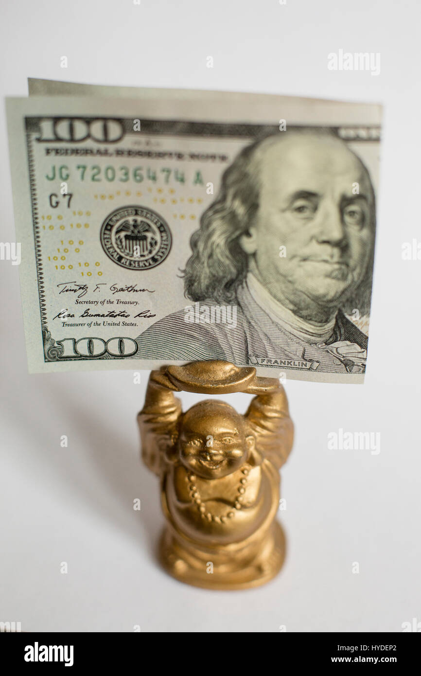 Standing budai hi-res stock photography and images - Alamy