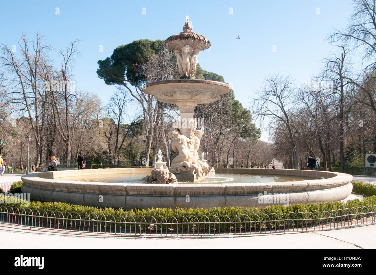 Retiro garden park hi-res stock photography and images - Alamy