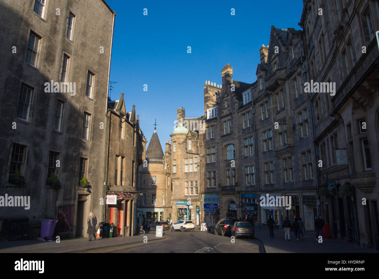 The Royal Mile in a main street in the old town of Edinburgh, Scotland ...
