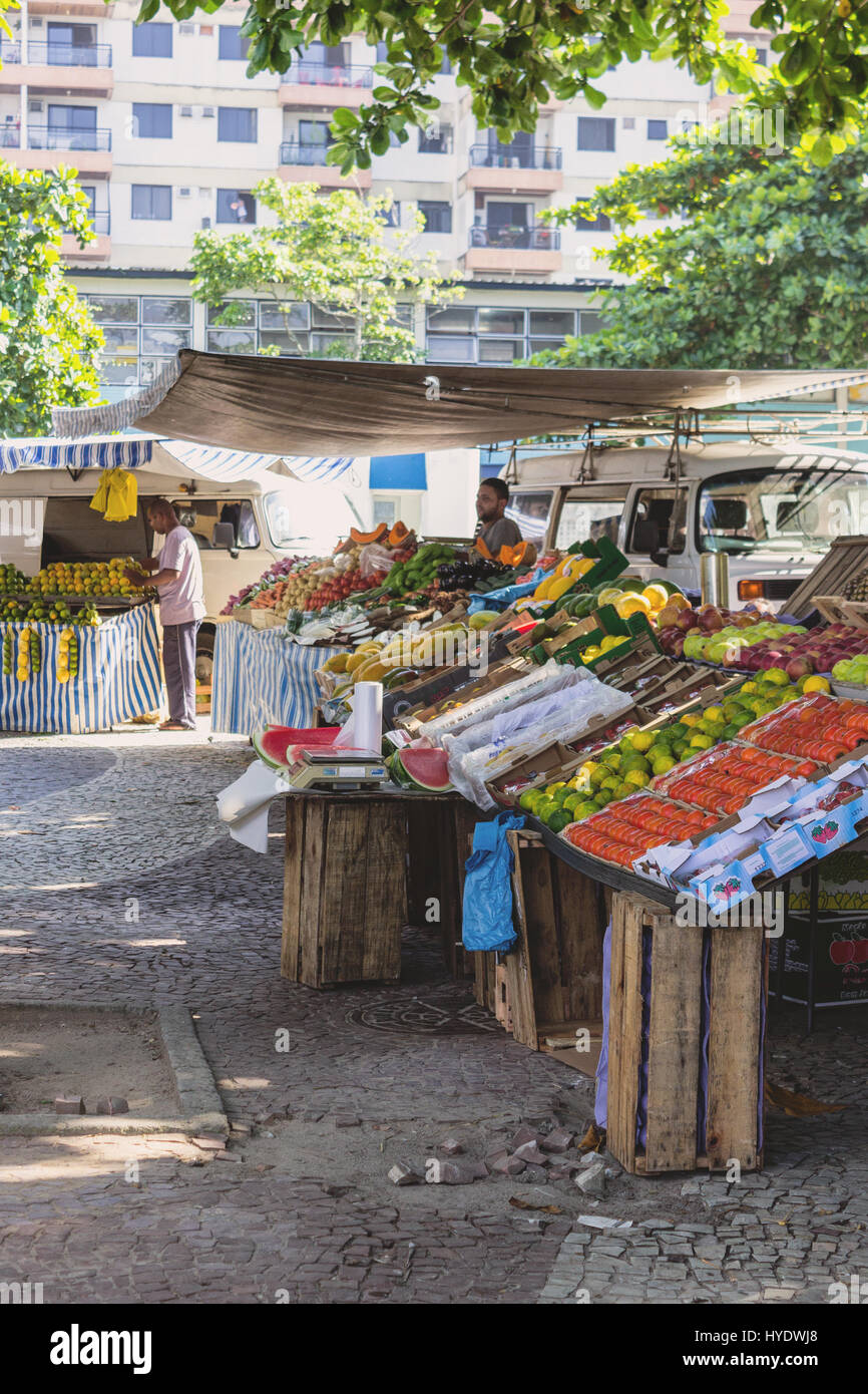 Brazil, Rio de Janeiro: Farmer's market on Leme Stock Photo - Alamy