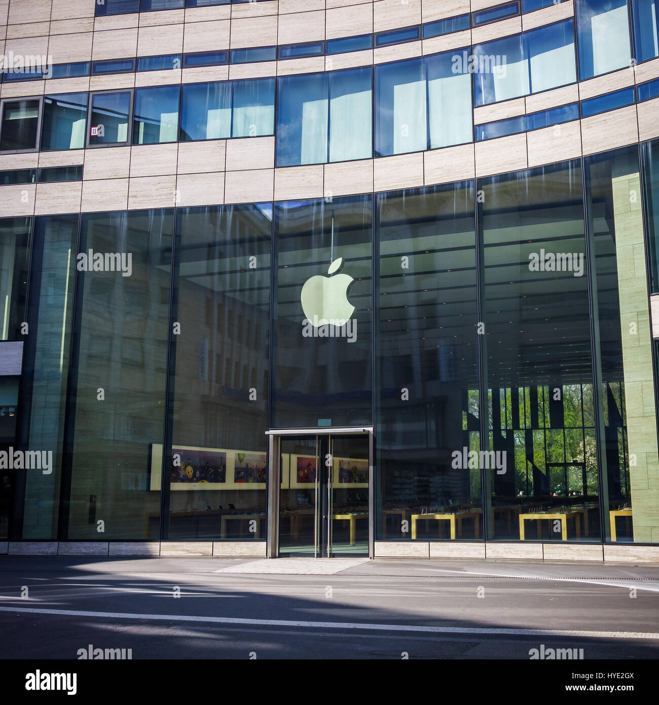 Apple inc germany hi-res stock photography and images - Alamy
