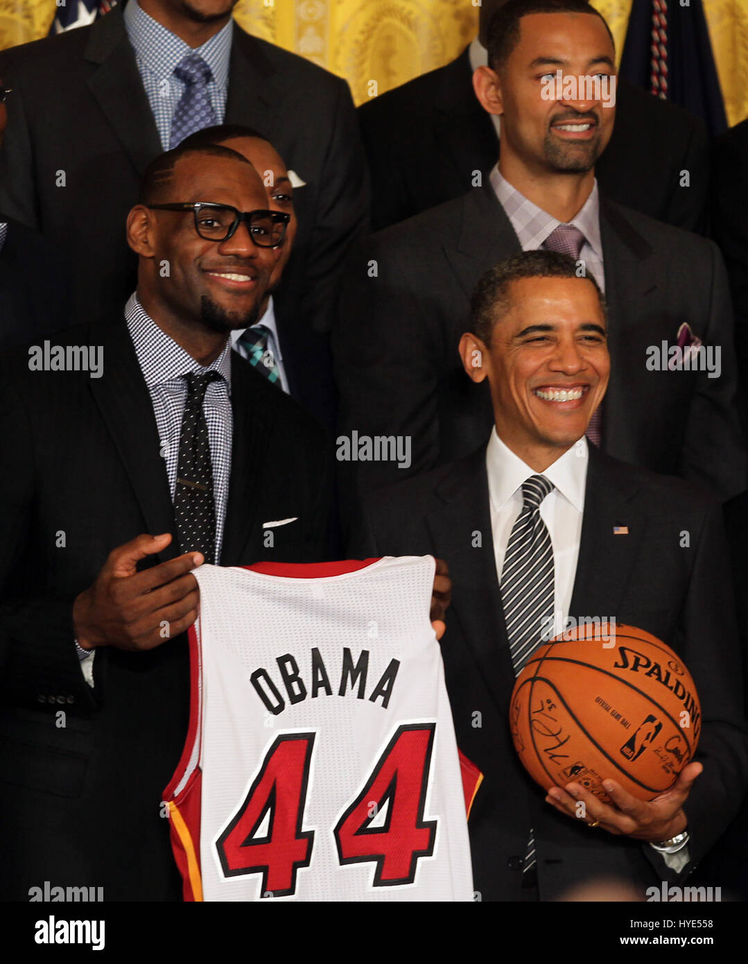 WASHINGTON D.C. - JANUARY 28: Lebron James and President Obama pose for ...
