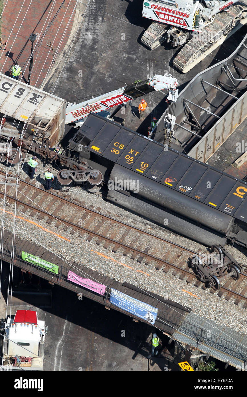 CSX Coal Train Derails in Ellicott City MD August 20, 2014. Credit ...