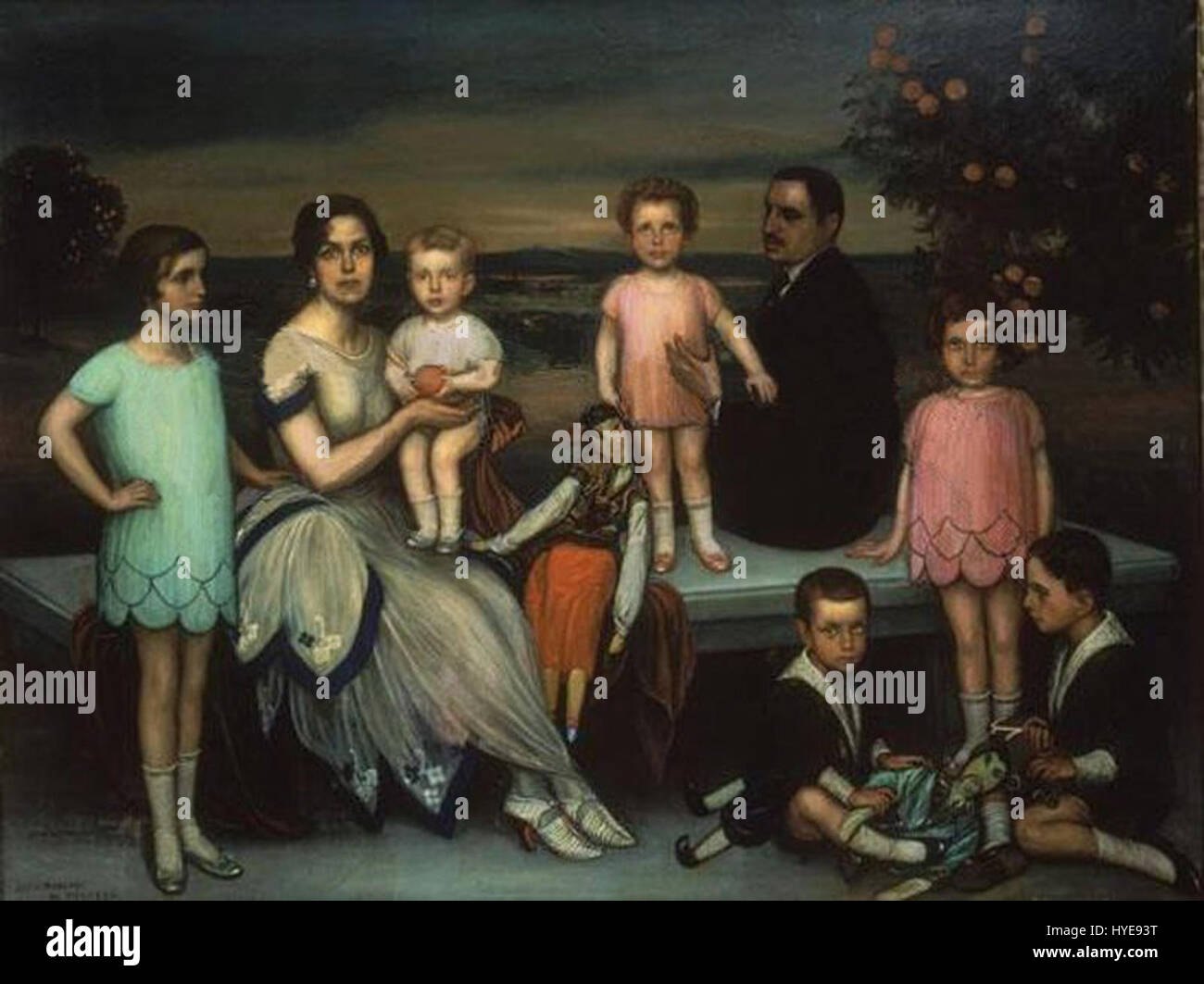 Rich family portrait 1900s hi-res stock photography and images - Alamy