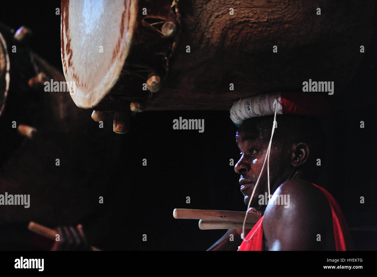 Drums karyenda hi-res stock photography and images - Alamy