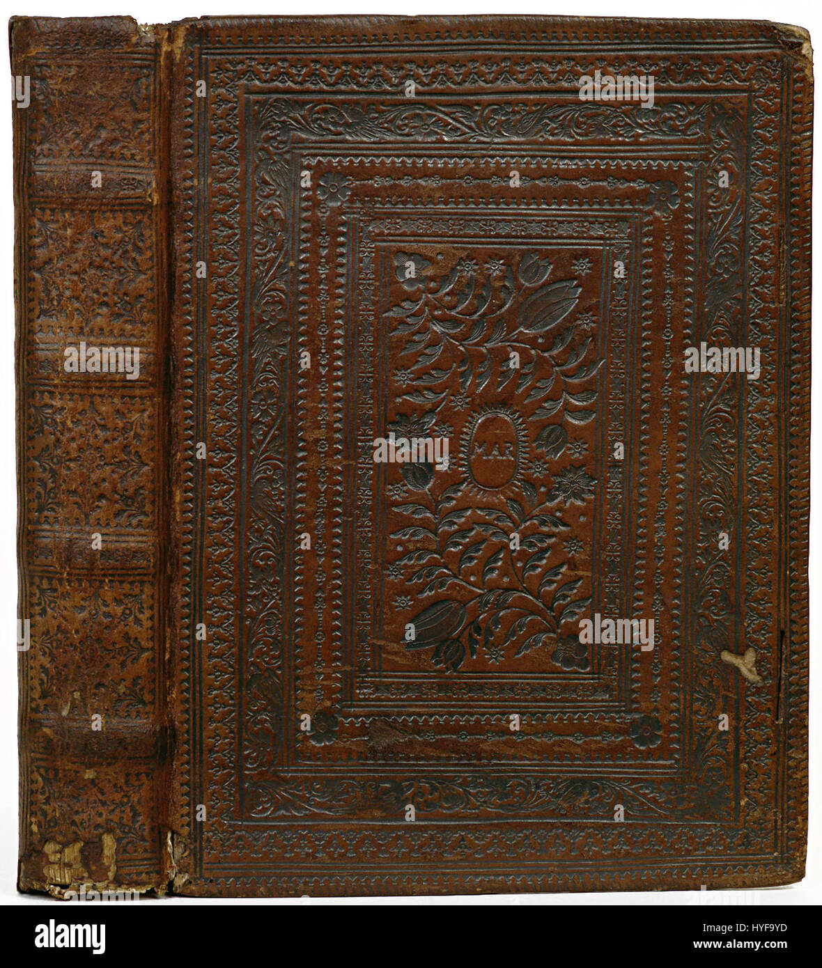 The 'Band van bruin kalfsleer' is a historical leather binding, crafted ...