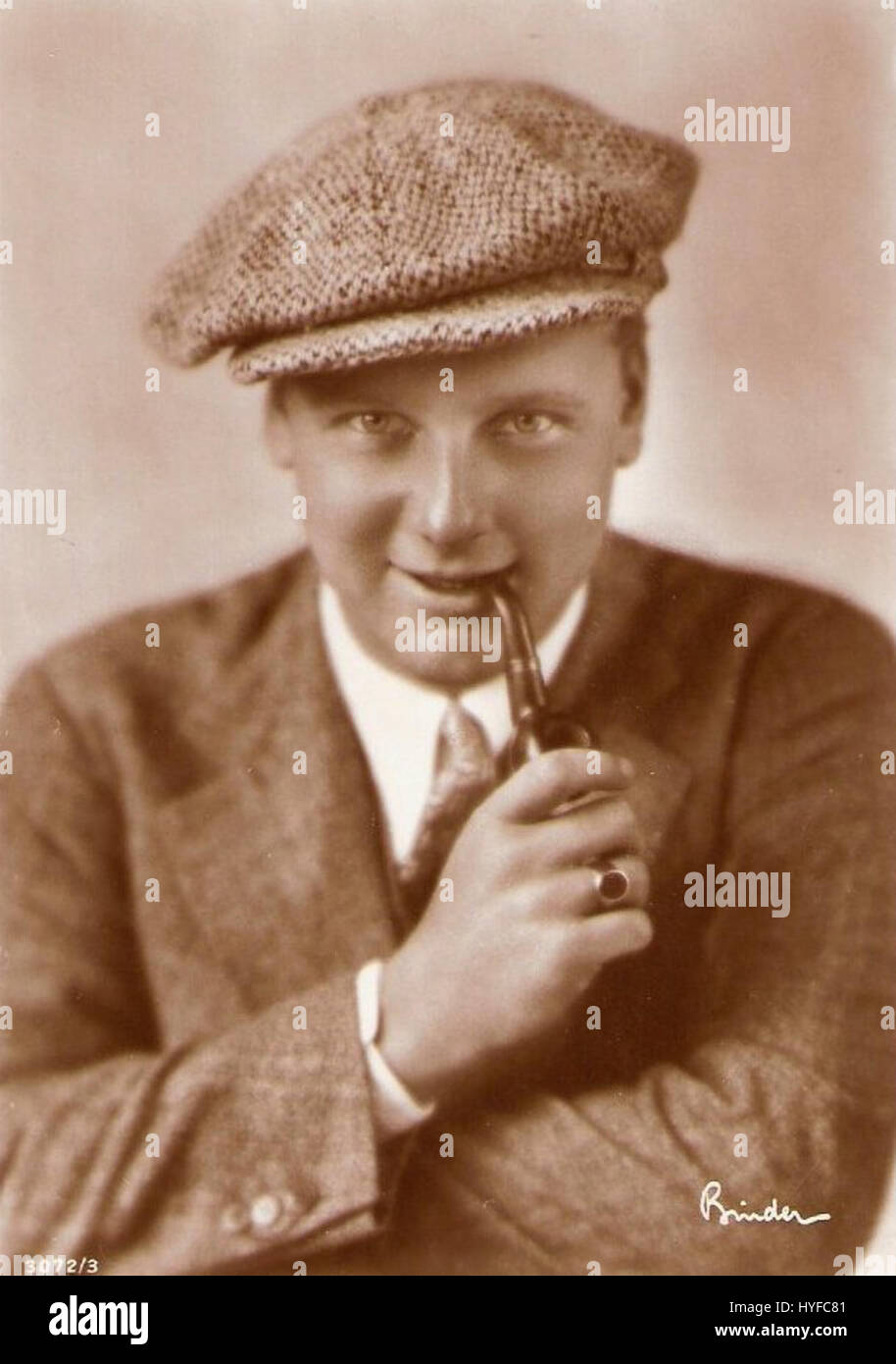 In 1929, Austrian actor Walter Slezak was photographed by Alexander ...