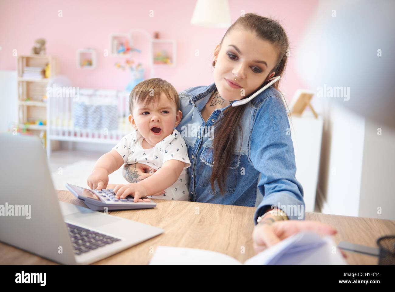 Hard working family hi-res stock photography and images - Alamy