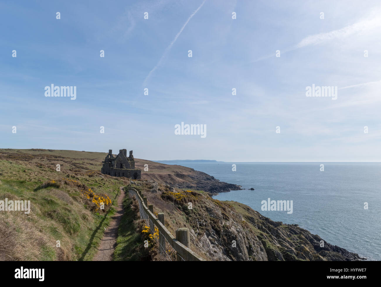 Dunskey castle hi-res stock photography and images - Alamy
