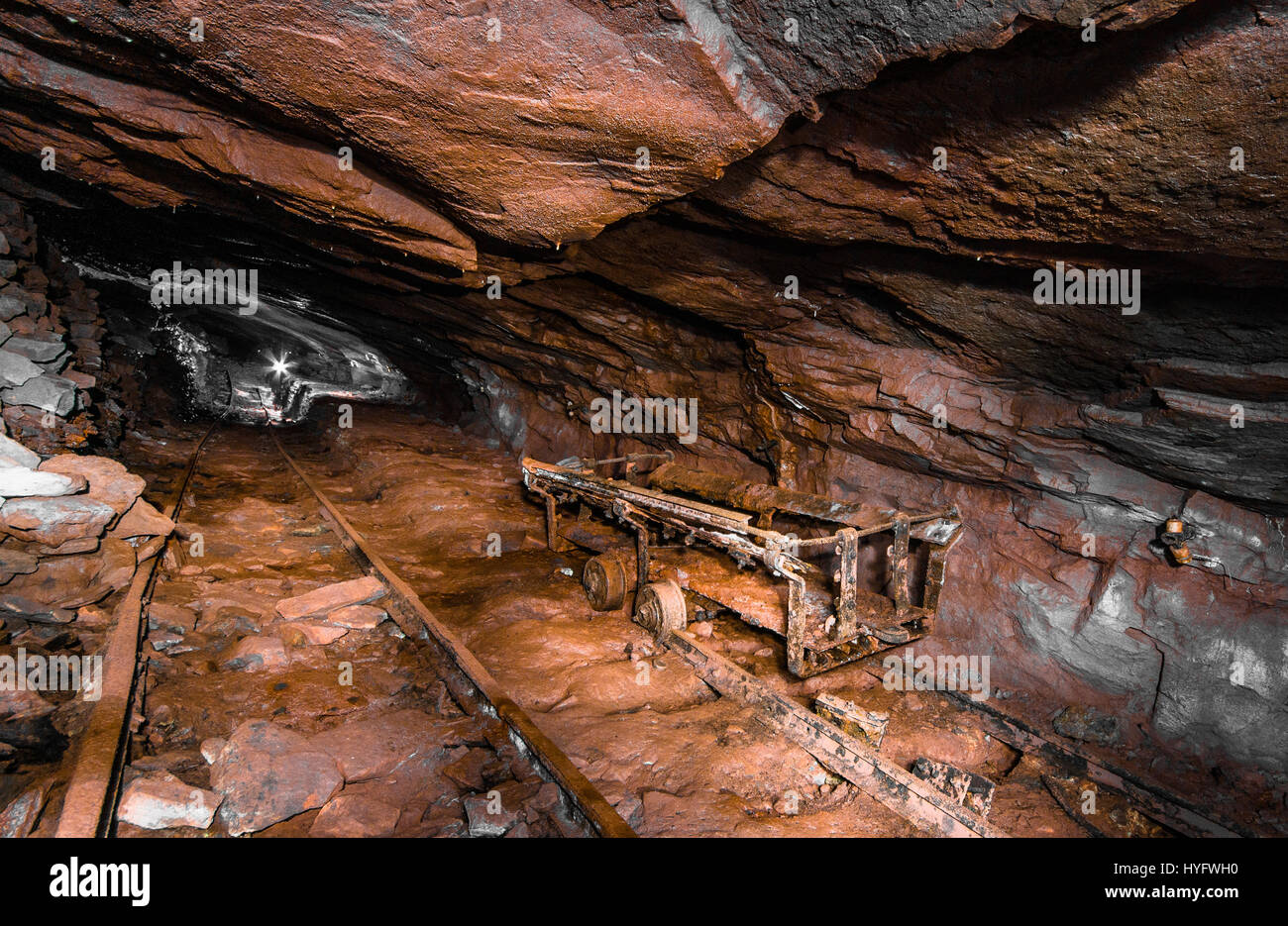 BIRMINGHAM, USA: HAUNTING pictures look inside the abandoned mountain ...