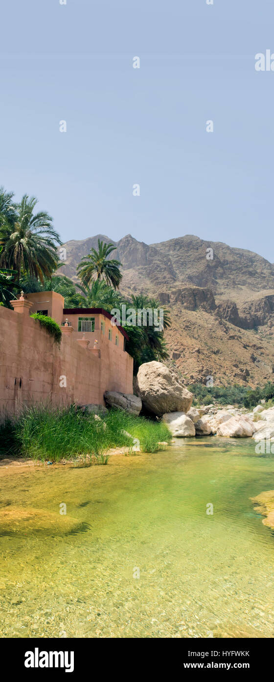 Middle east desert oasis hi-res stock photography and images - Alamy