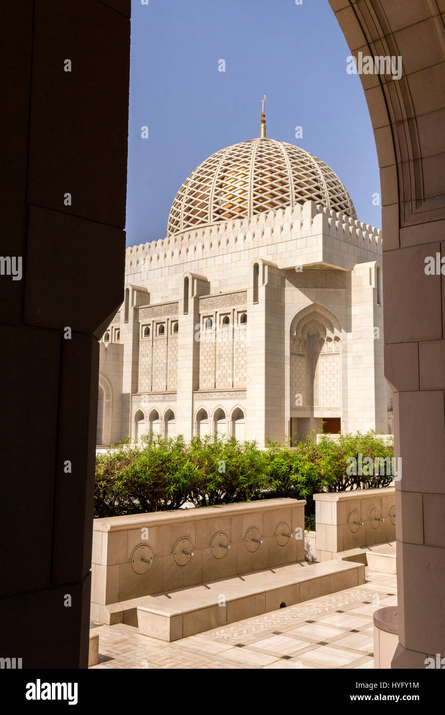 Oman grand mosque in Muscat Stock Photo - Alamy