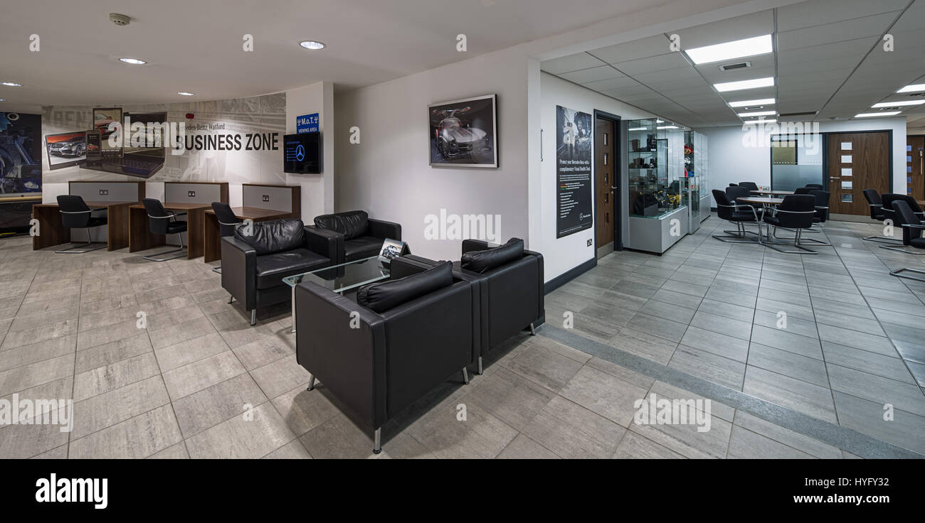 Modern car showroom interior hi-res stock photography and images - Alamy