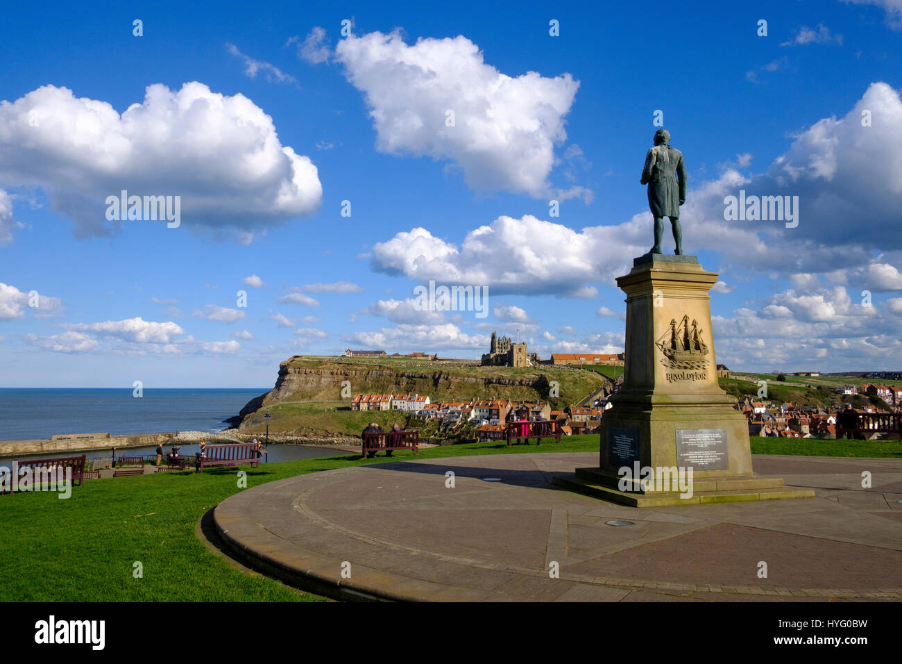 Statue of Captain Cook looking out over Whitby Stock Photo - Alamy