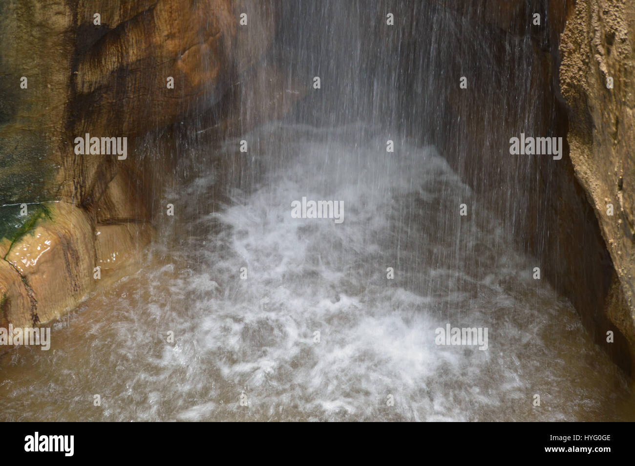 Flowing waterfall splash spray hi-res stock photography and images - Alamy