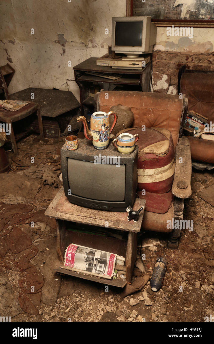 LICHFIELD, UK: A television, china and ancient floppy disk computer ...